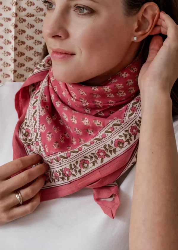 Foulard Fleurs Roses- Bindi Atelier - D'un temps à l'autre